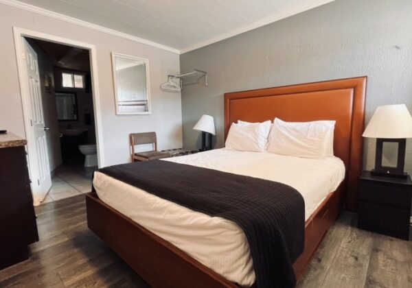 Maple Leaf Motel & RV Campground