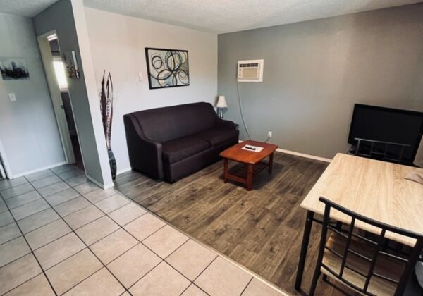 Maple Leaf Motel & RV Campground